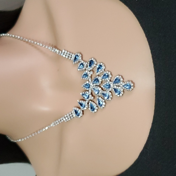 Vintage | Jewelry | Vintage Blue Clear Rhinestone Necklace | Poshmark